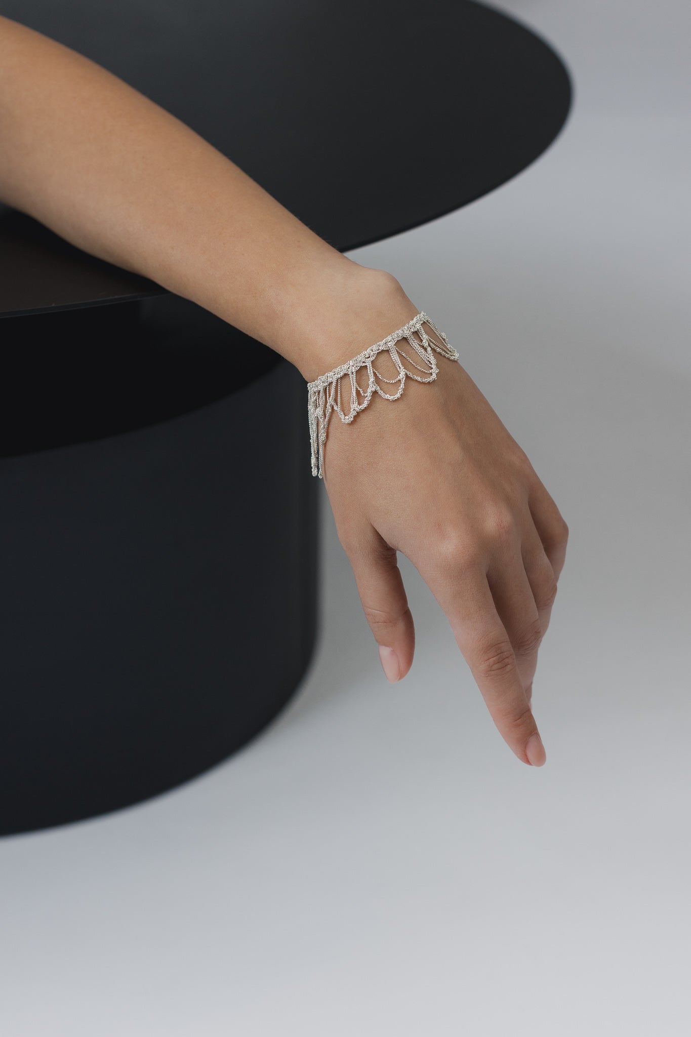 Sleek Silhouette – AZOU